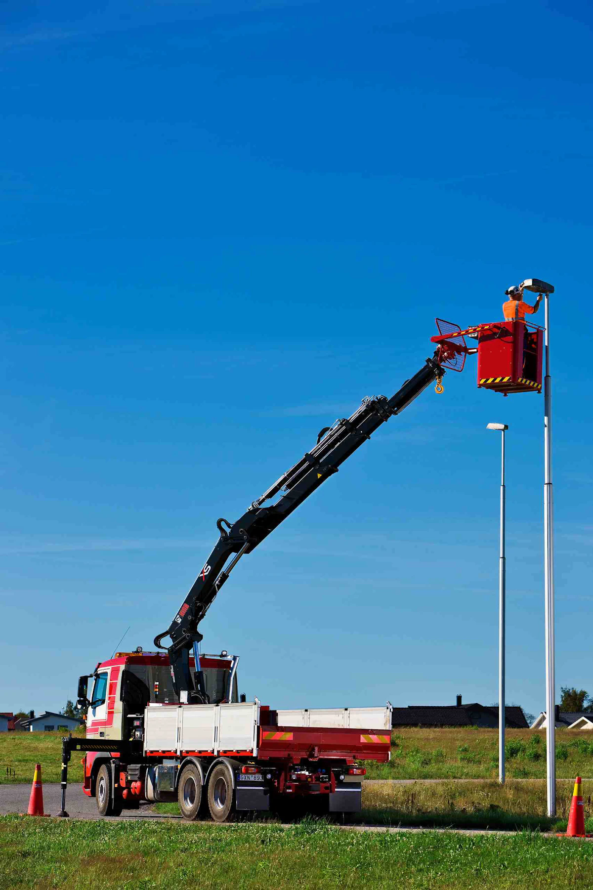 Cargotec high on Mobile Elevating Work Platforms for Hiab cranes ...