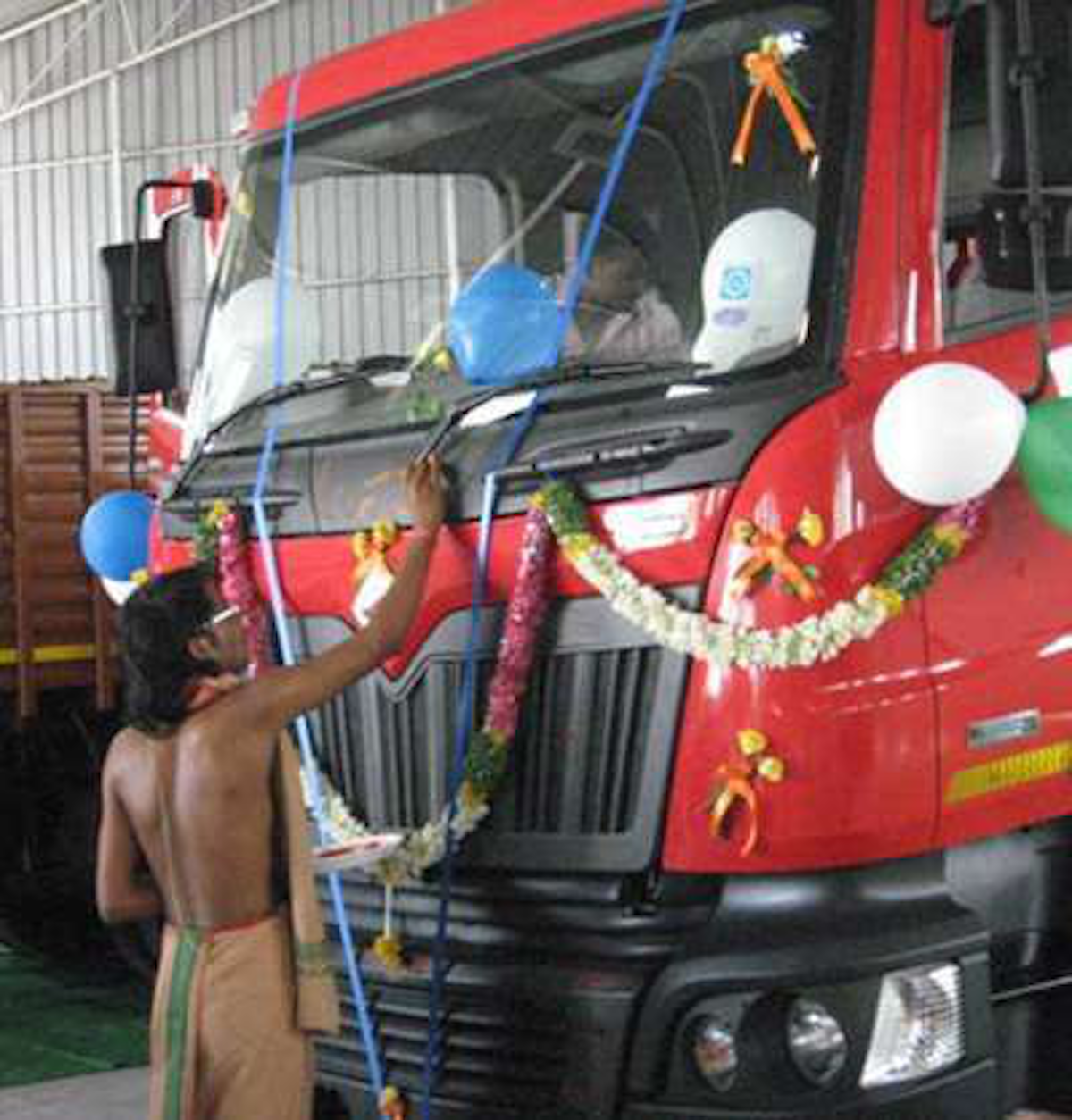 First Mahindra-Navistar trucks roll off assembly line in India ...