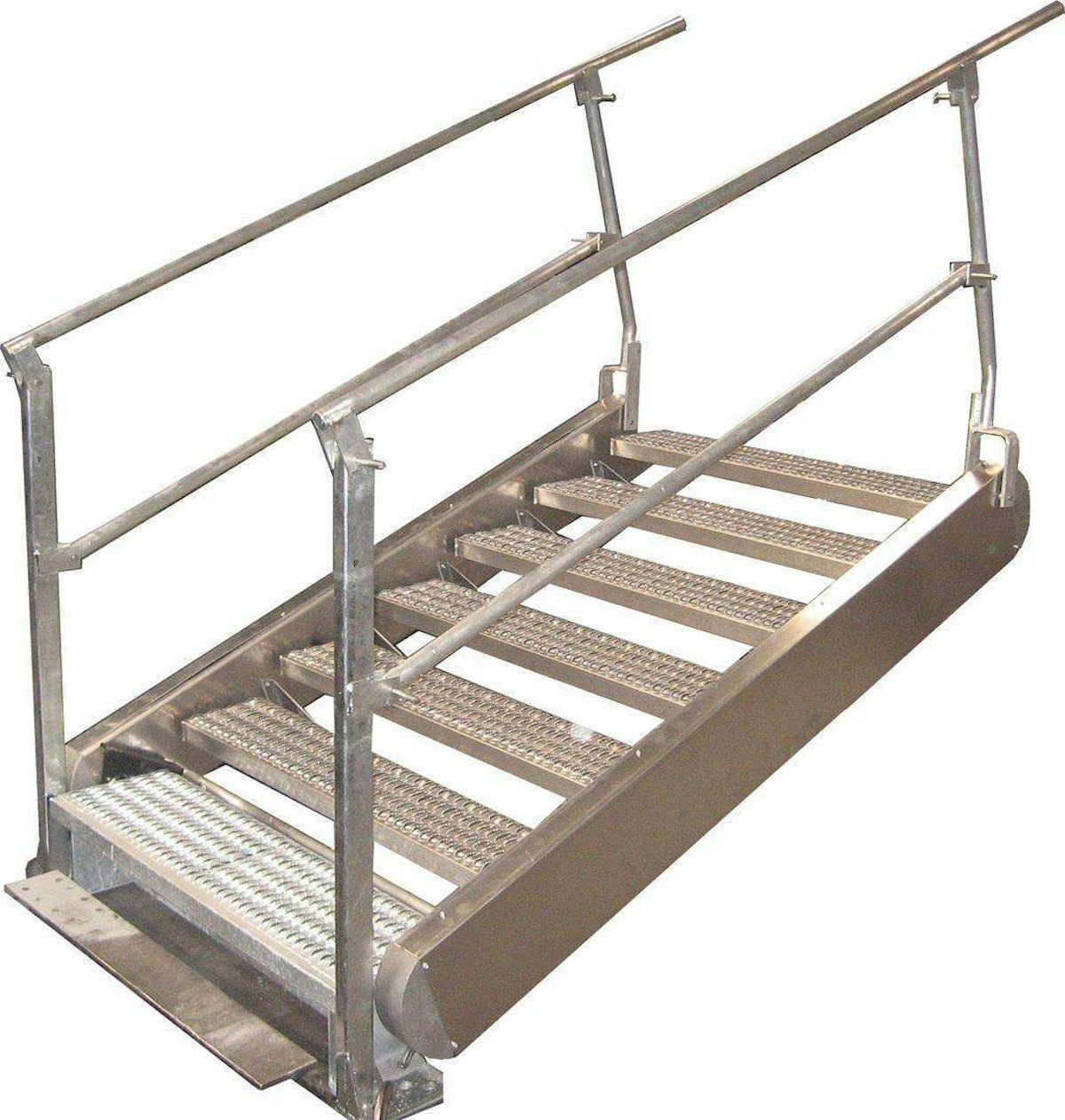 Benko offers safety bridges in custom sizes | Commercial Carrier Journal