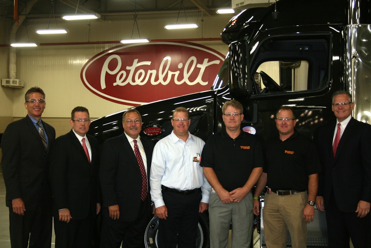 TMC takes delivery of first Peterbilt Model 579, orders 1,500 more ...