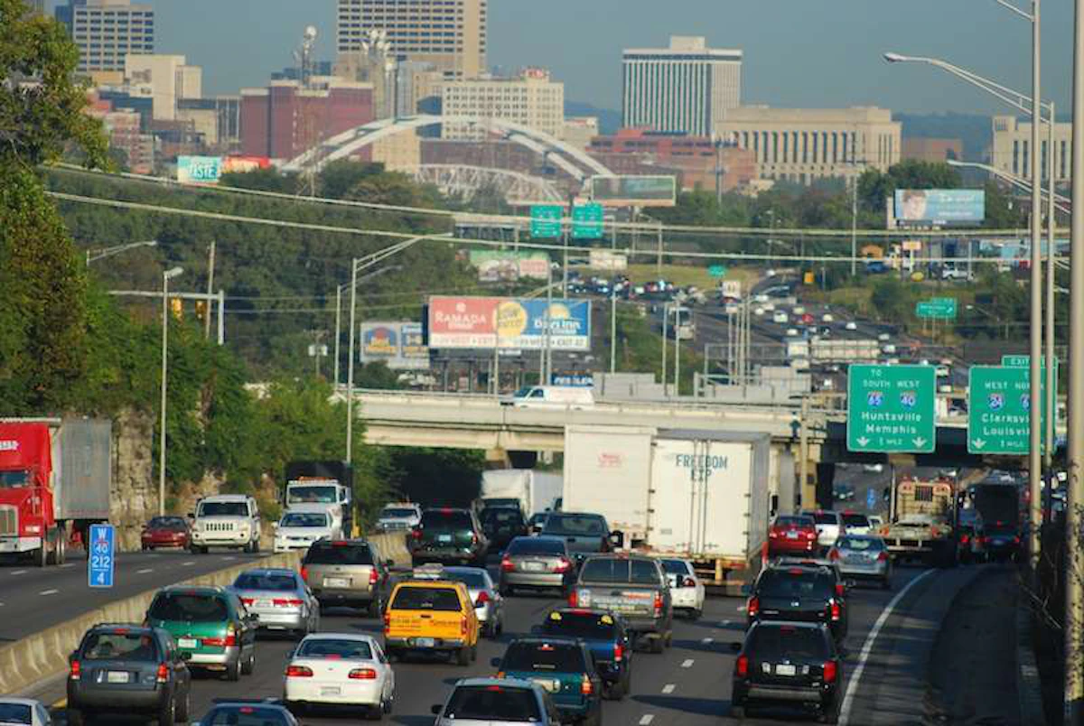 Traffic congestion continues to increase, showing signs of improving ...