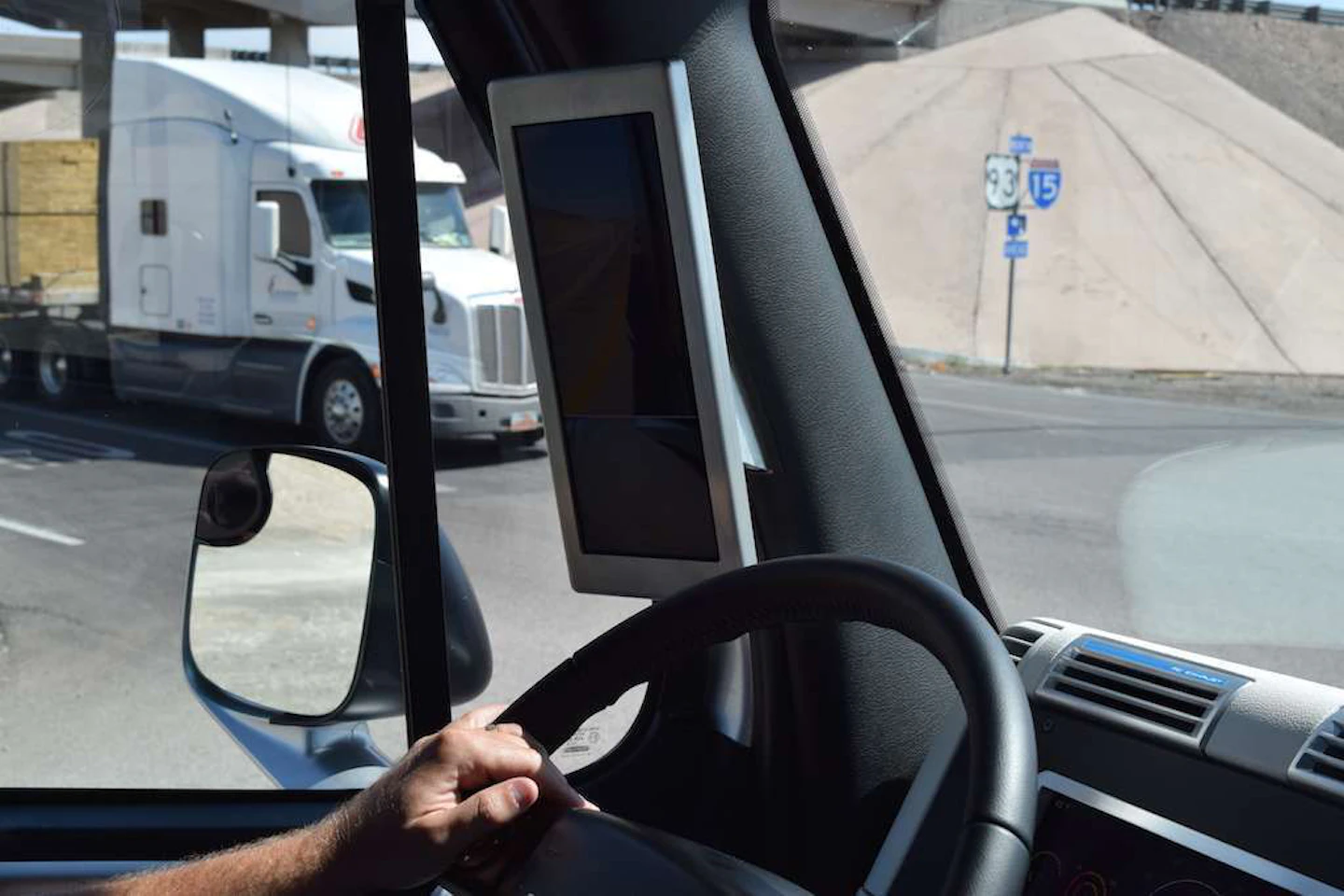 Daimler Trucks asks DOT to allow it to use camera systems in lieu of ...