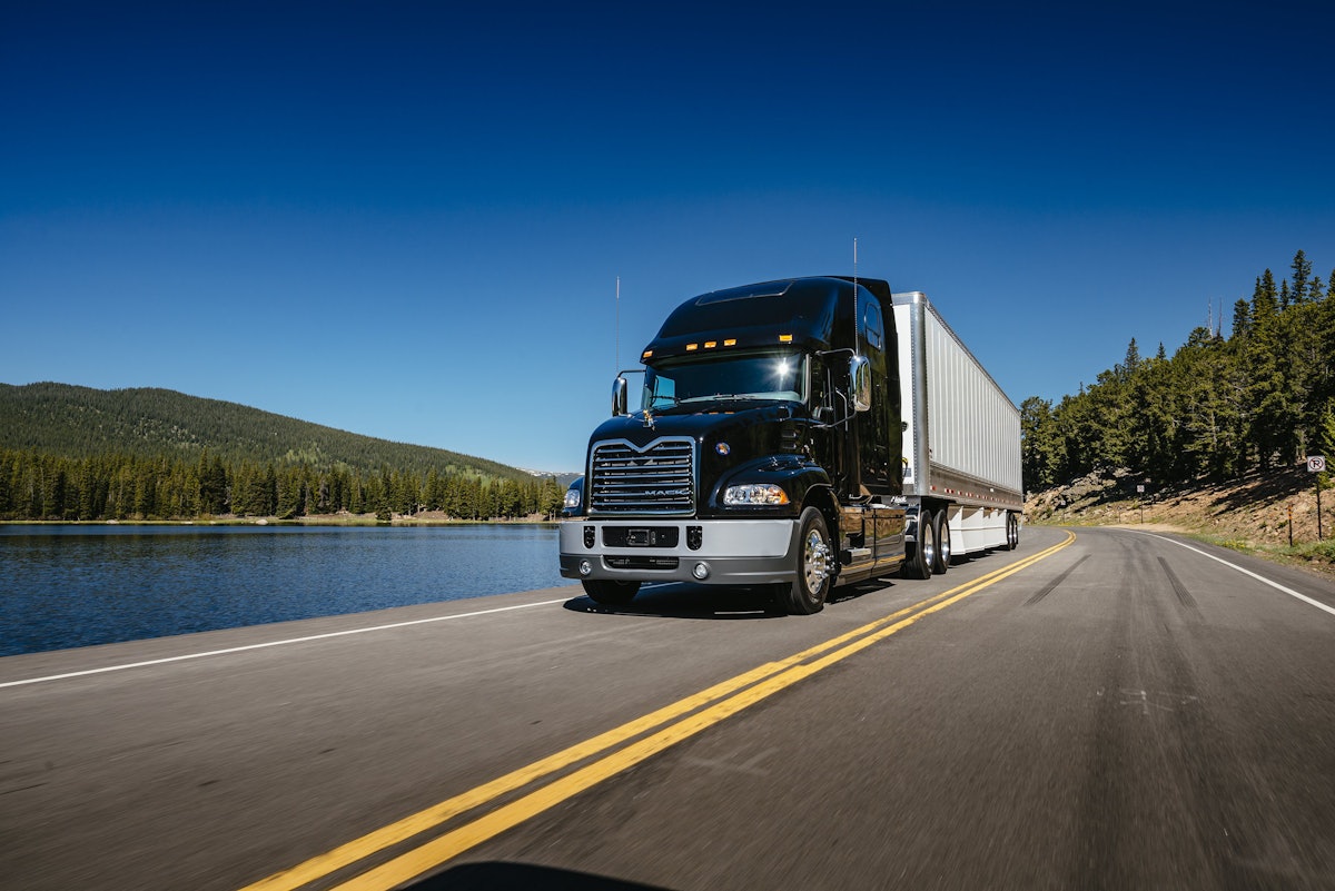 Mack announces heavy haul front axle for Pinnacle | Commercial Carrier ...