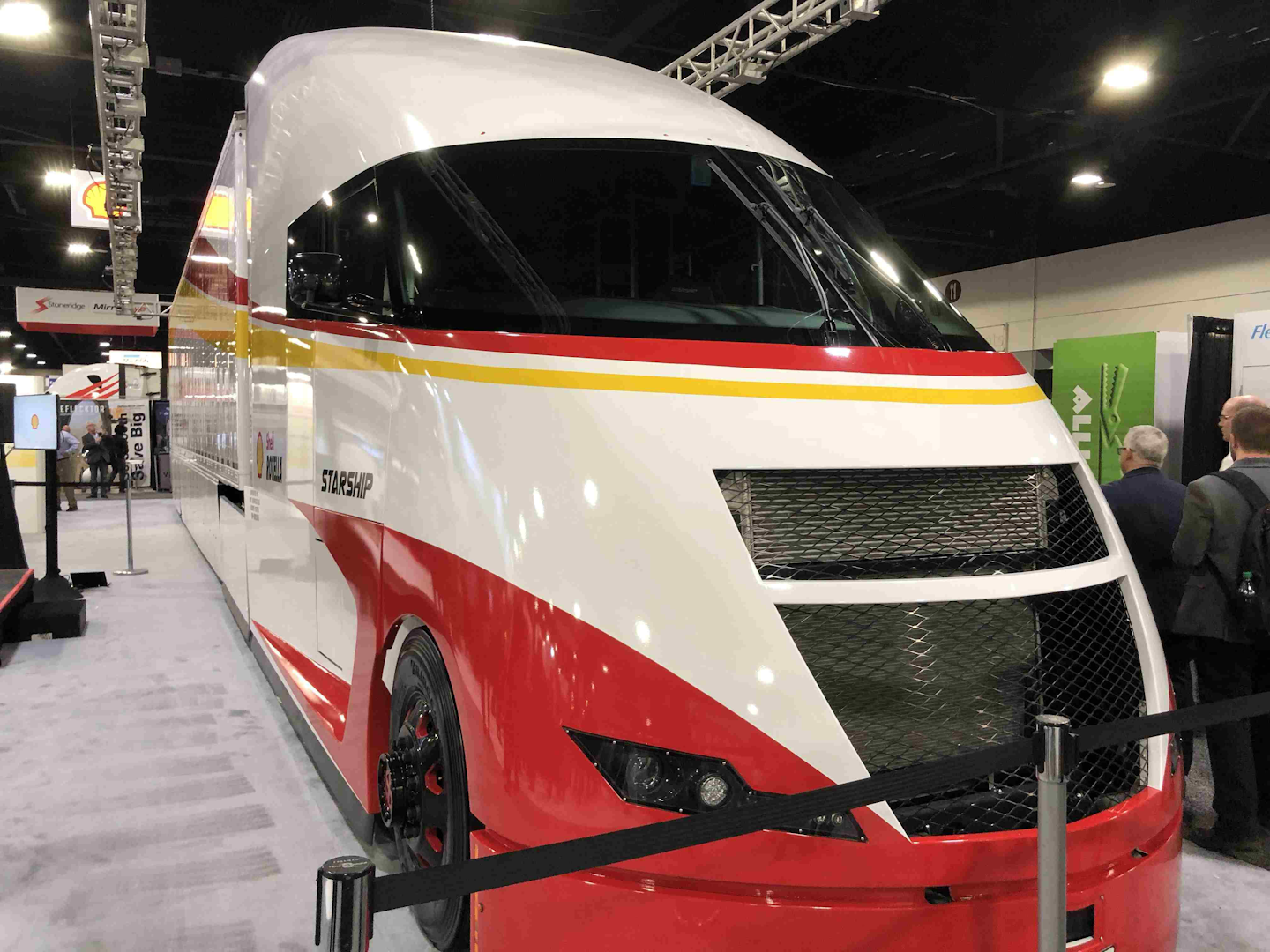 Shell Lubricants debuts Starship Project concept truck | Commerical ...
