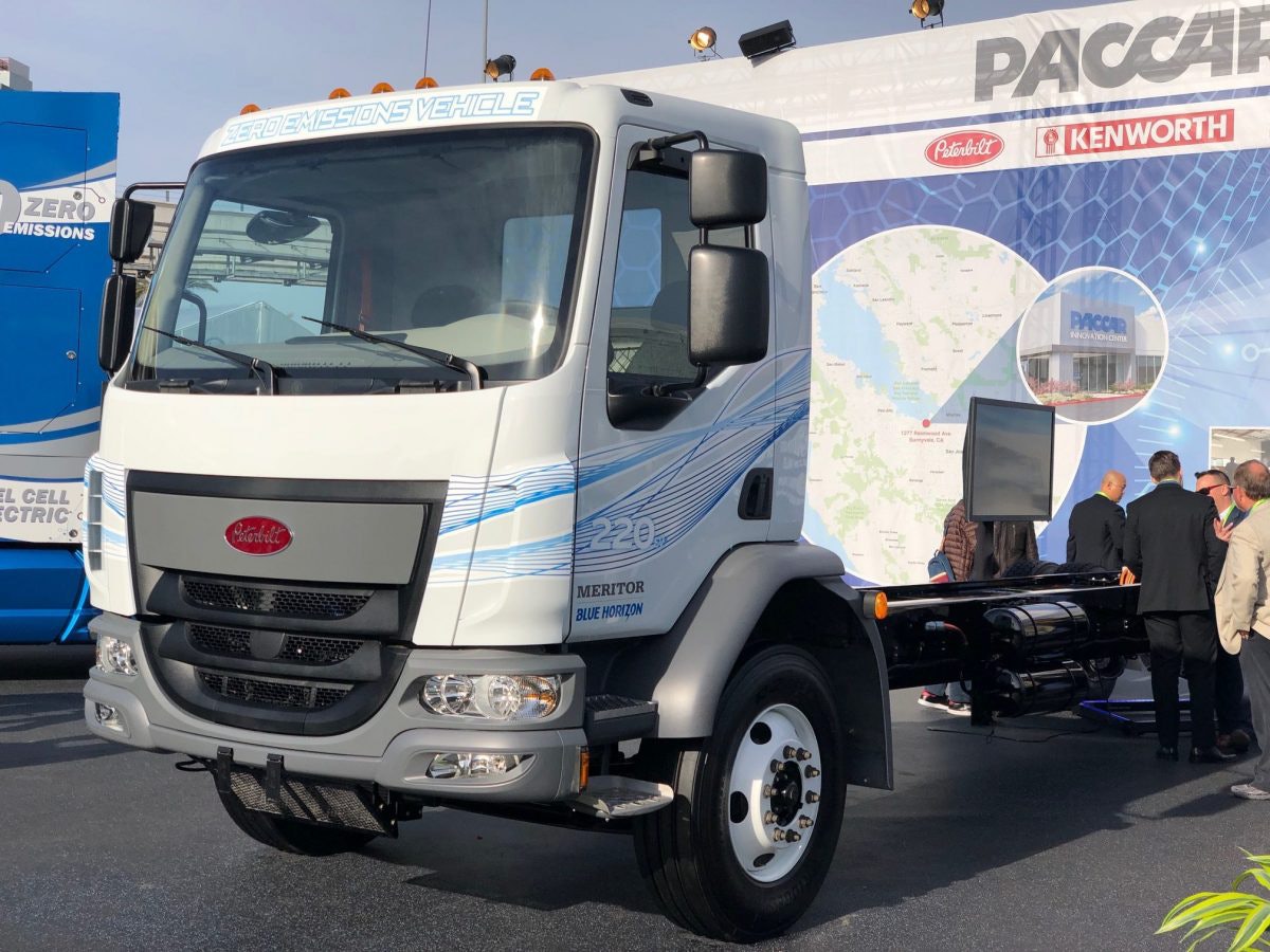 Peterbilt unveils 220EV medium-duty electric truck at CES | Commercial ...
