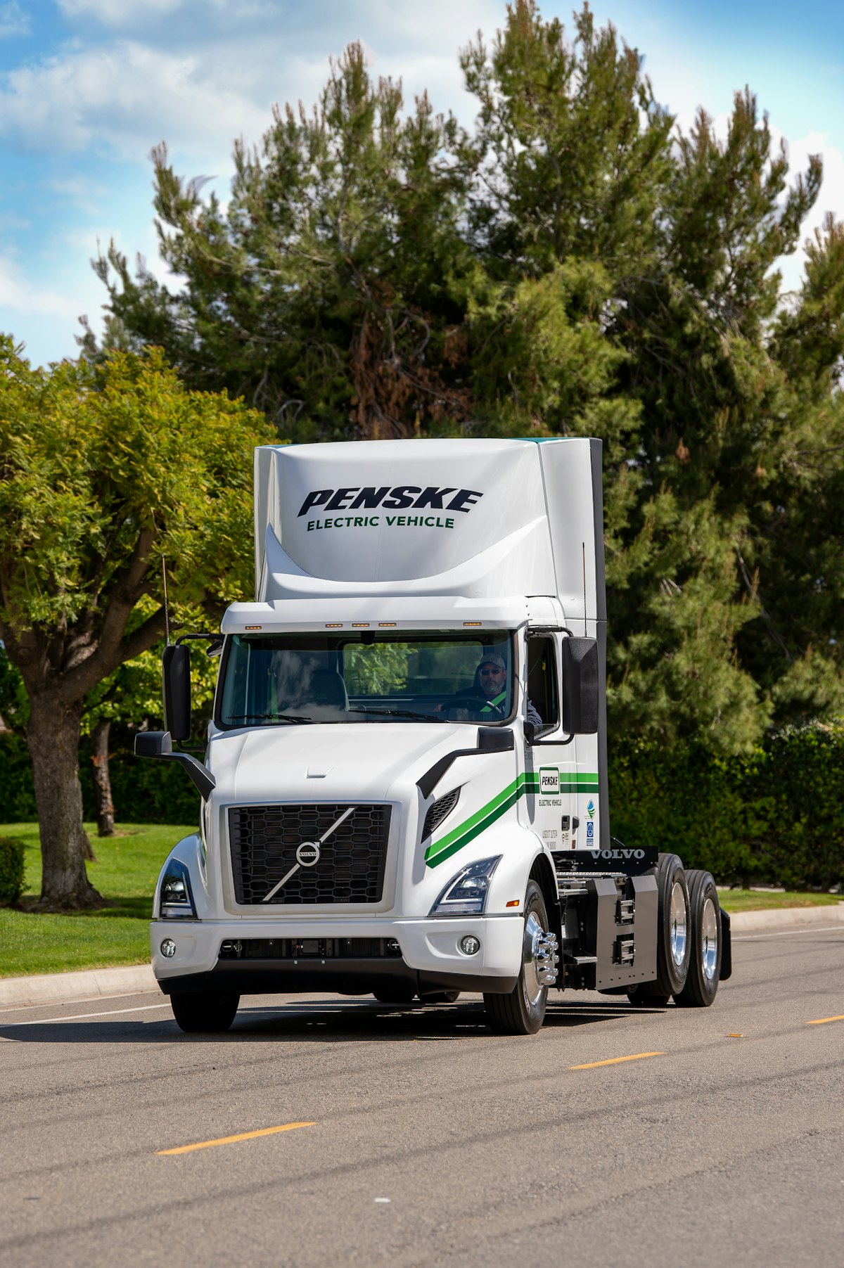 Penske takes delivery of two Volvo VNR Electrics | Commercial Carrier ...