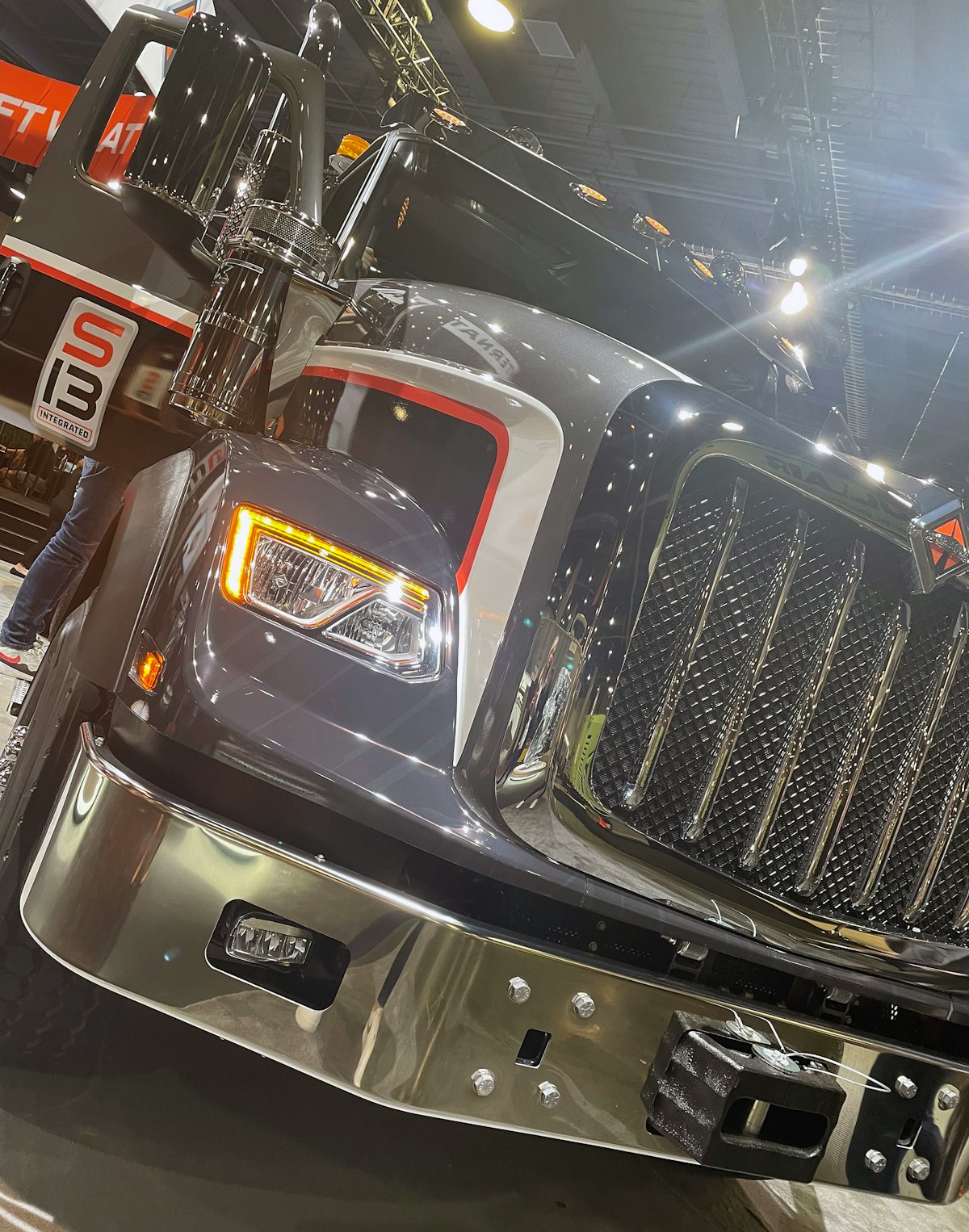 International's new S13 powertrain coming to vocational HX | Commercial ...