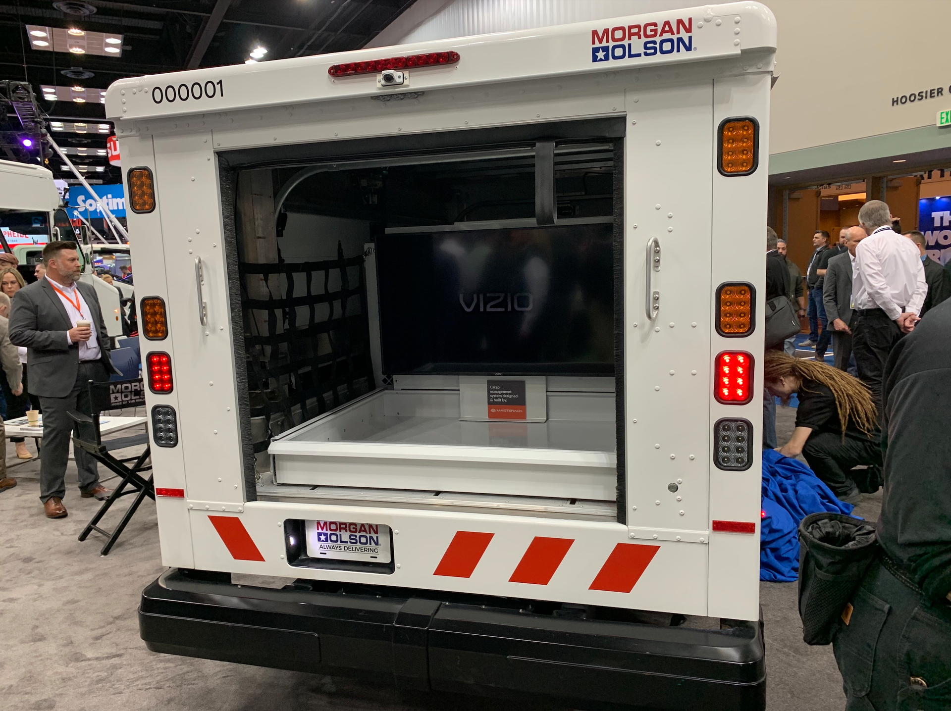 Morgan Olson's new delivery van available in all-electric and internal ...