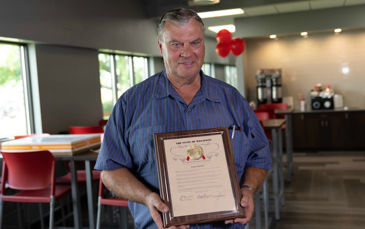 Roehl driver hits rare safe driving milestone | Commercial Carrier Journal