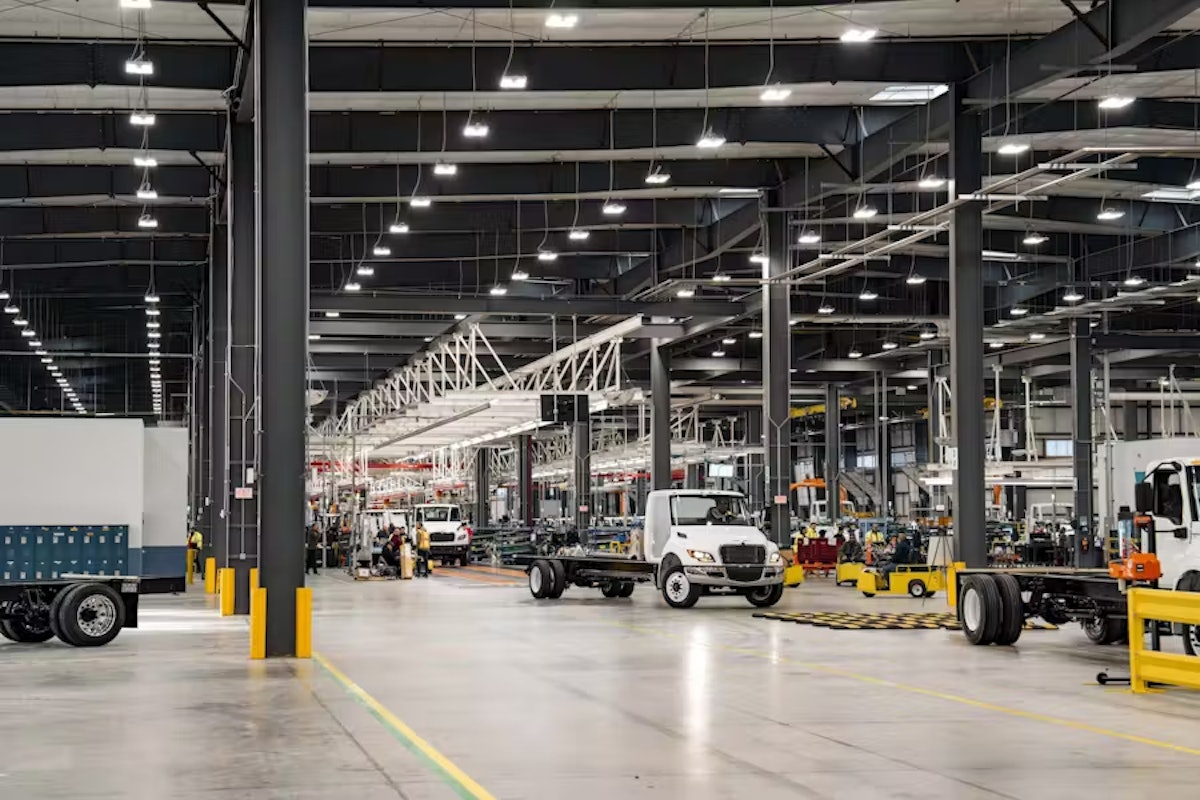 Trump imposes steep new tariff on heavy trucks | Commercial Carrier Journal