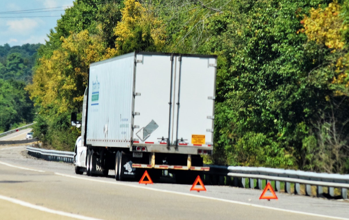 FMCSA details new warning-device study plans | Commercial Carrier Journal